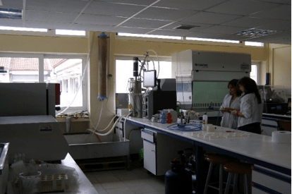 Εργαστηριακοί χώροι και εξοπλισμός - food.uth.gr